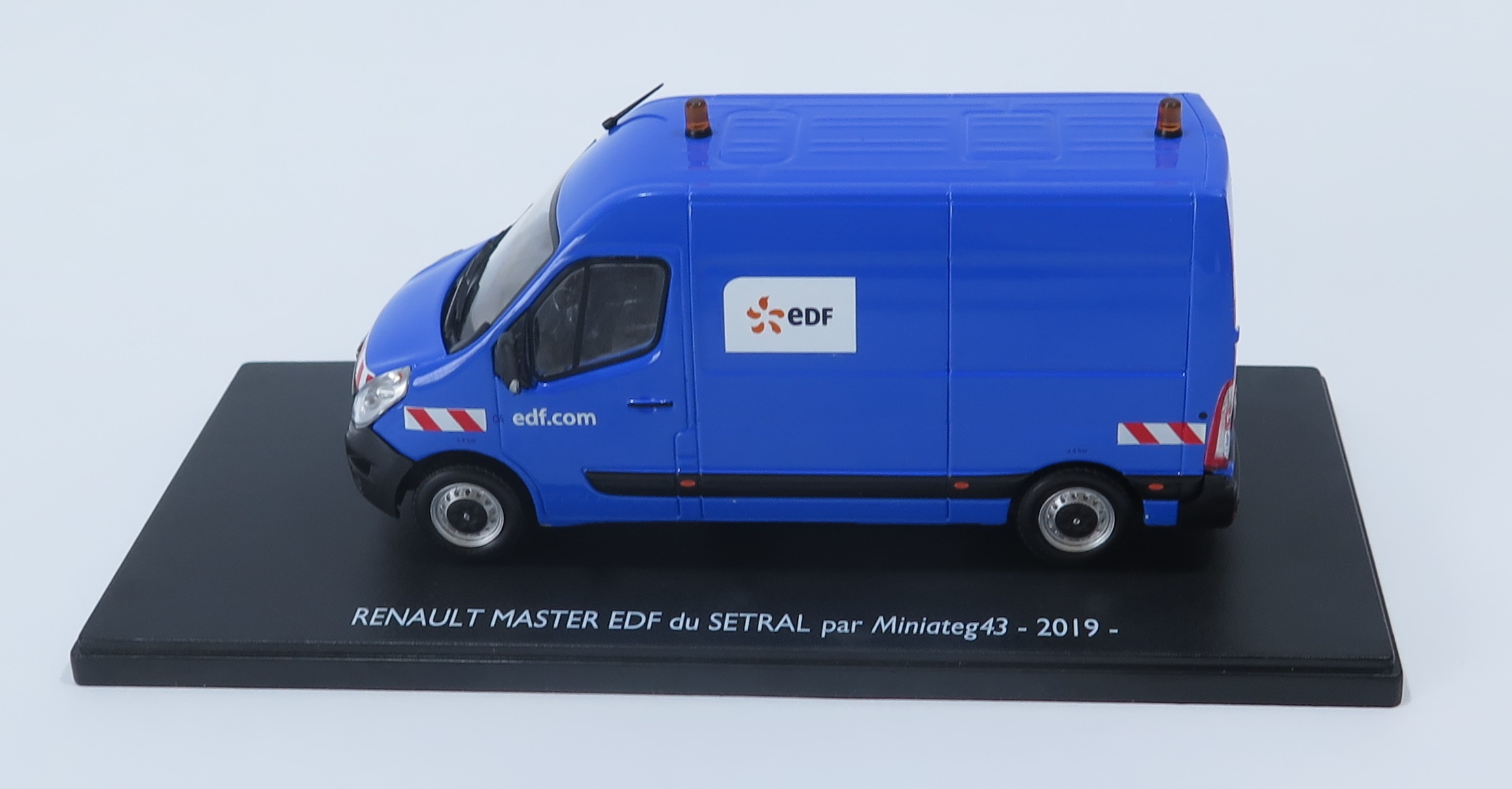 Miniateg 43 collection de vehicules miniatures edf gdf au 1/43 e